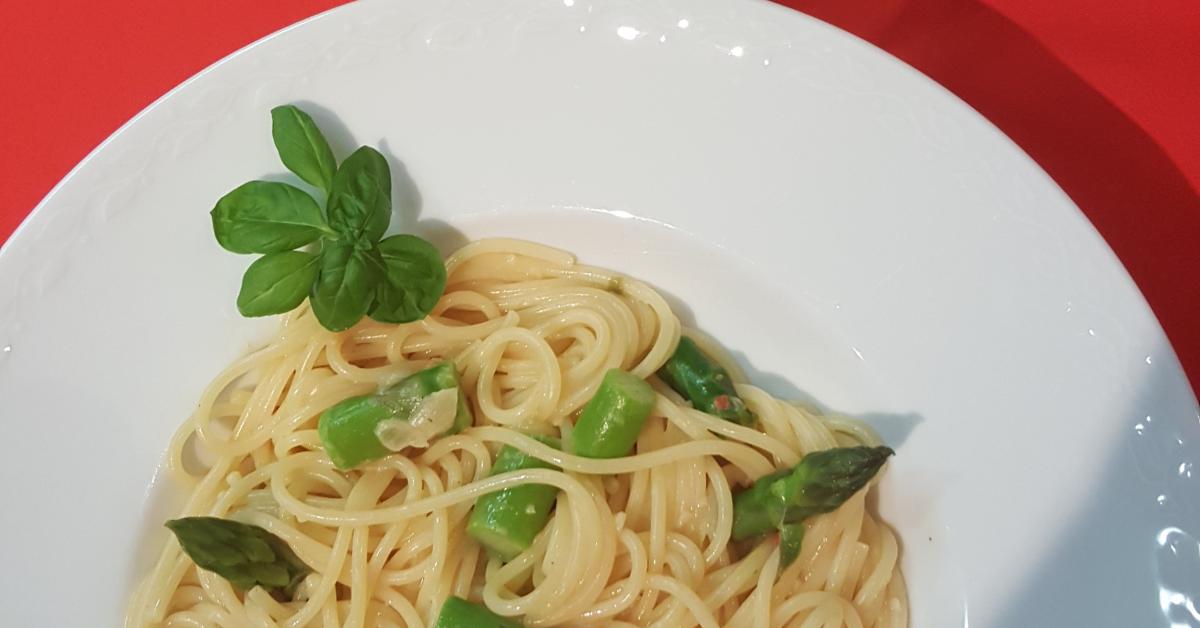 Gerrys feine Pasta mit Knoblauch und grünem Spargel von Gerry kocht ...