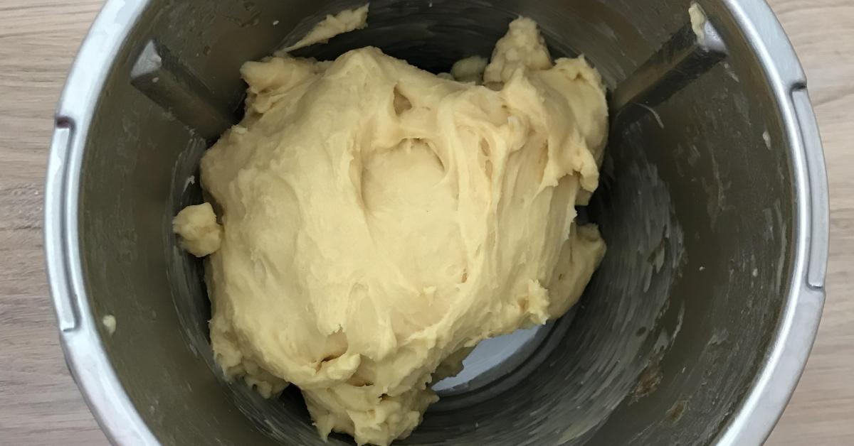 Briochekipferl - Hefe - Germ Hörnchen von KathiLeiin. Ein Thermomix ...