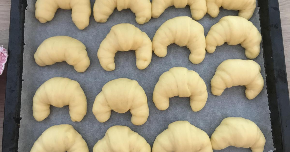 Briochekipferl - Hefe - Germ Hörnchen von KathiLeiin. Ein Thermomix ...